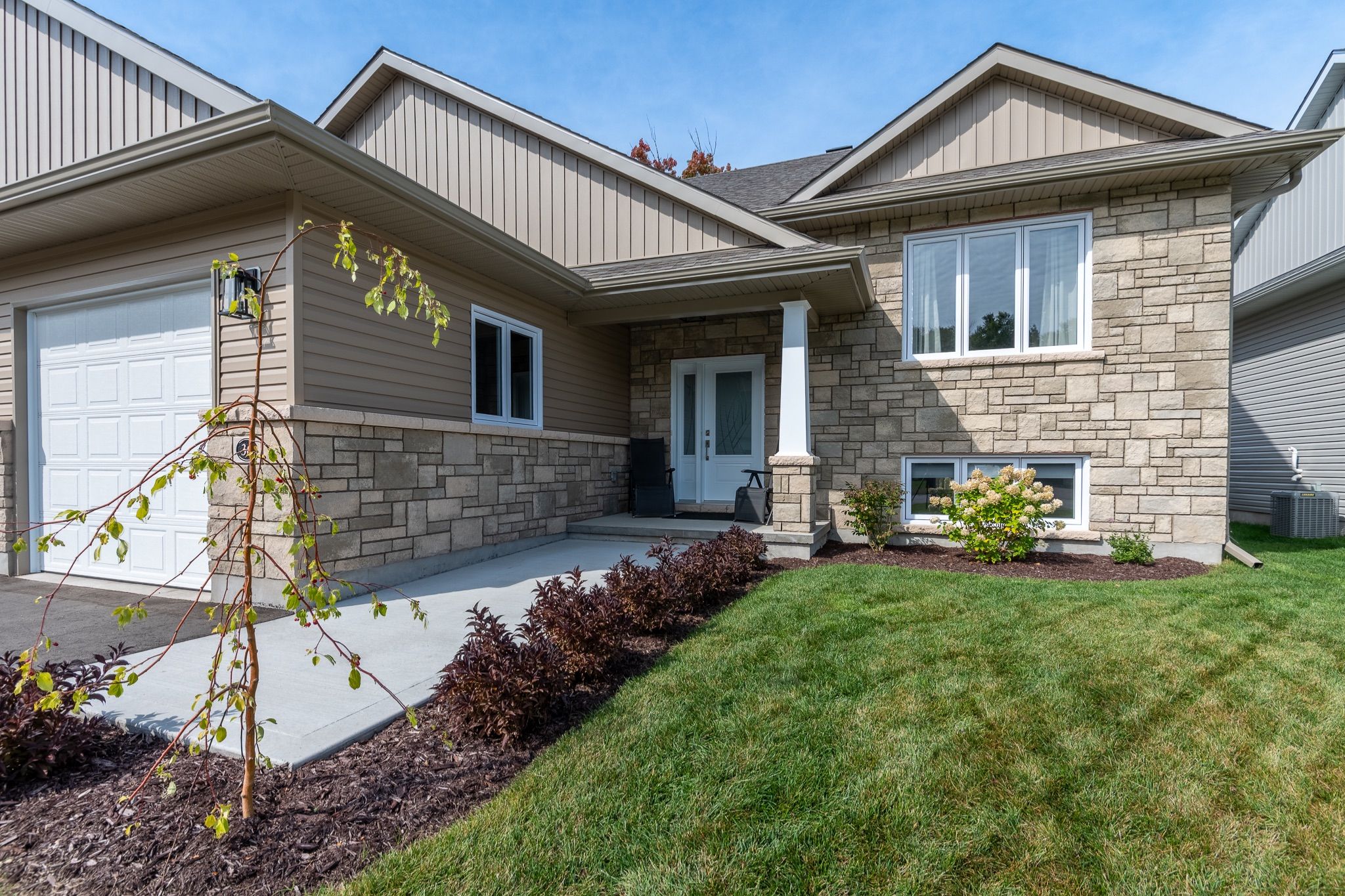 36 Zachary Street Petawawa Ontario K8H 0G5 - MLS® X12427982 | For Sale ...