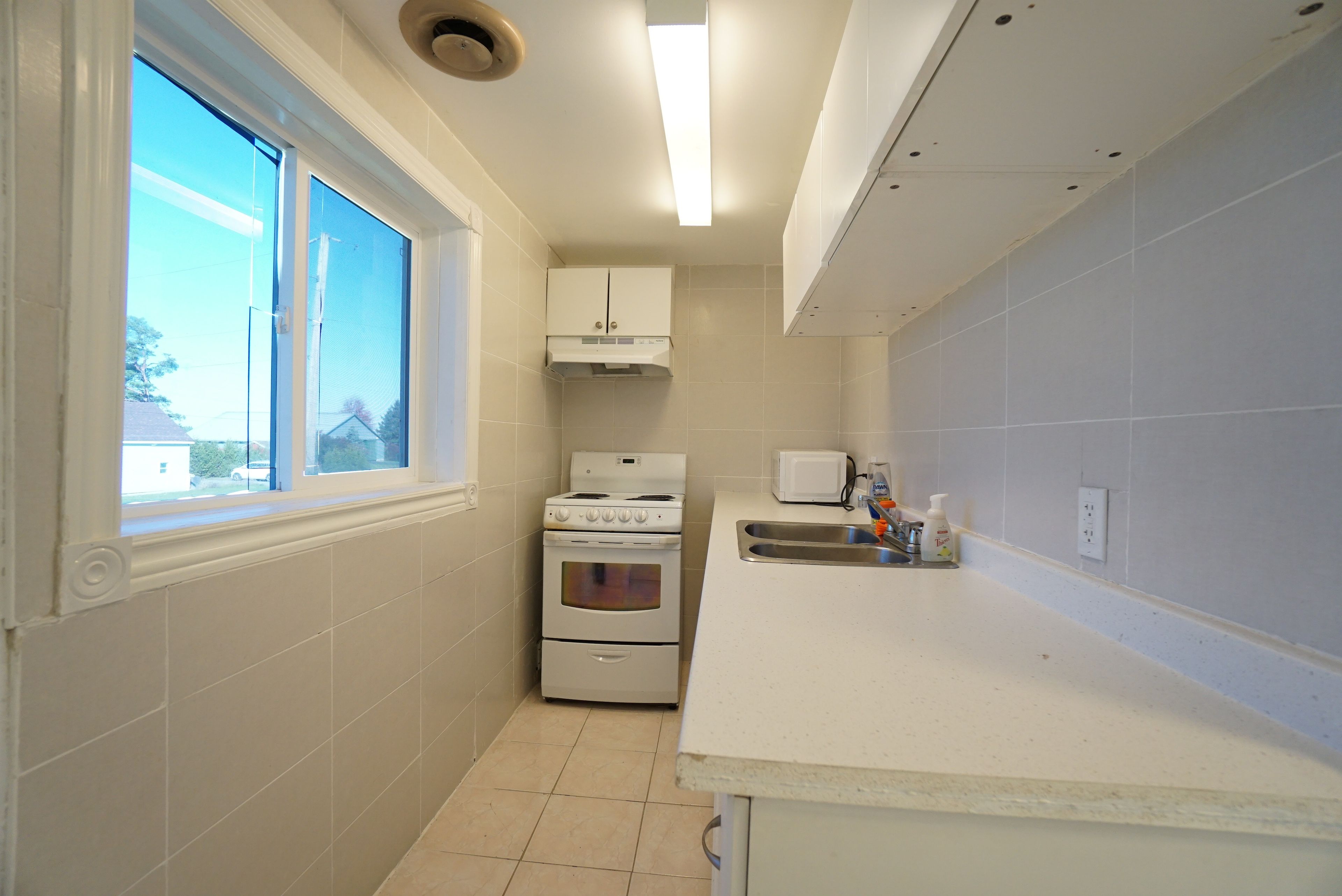 612 Russell Road Unit# Upper level Clarence-Rockland Ontario K0A 2A0 ...