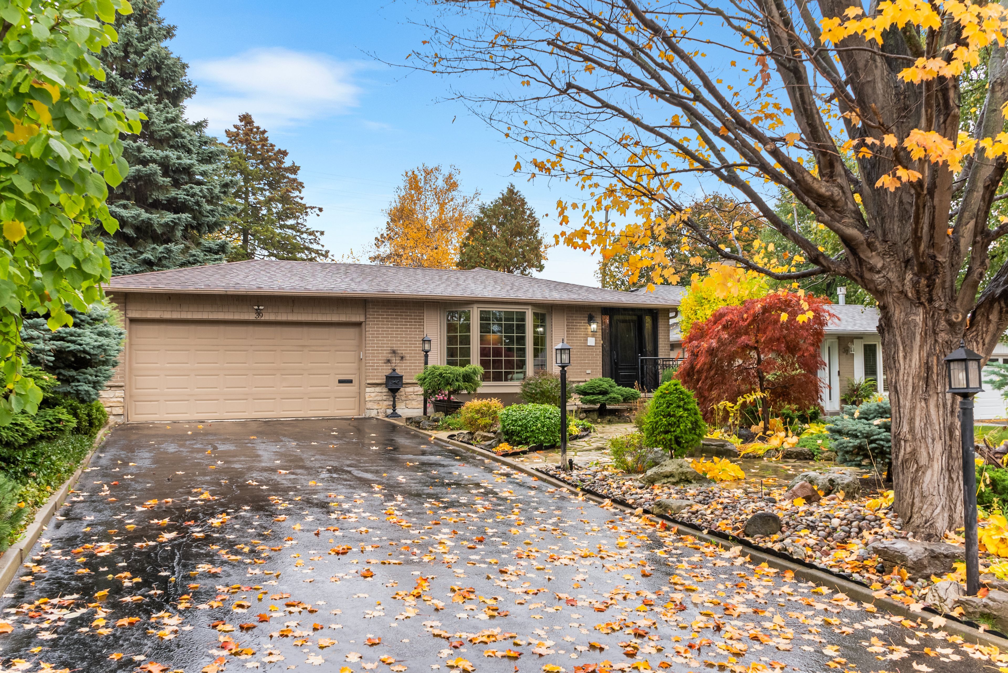 39 Fleance Drive Markham Ontario L3T 3J8 - MLS® N12508042 | For Sale ...