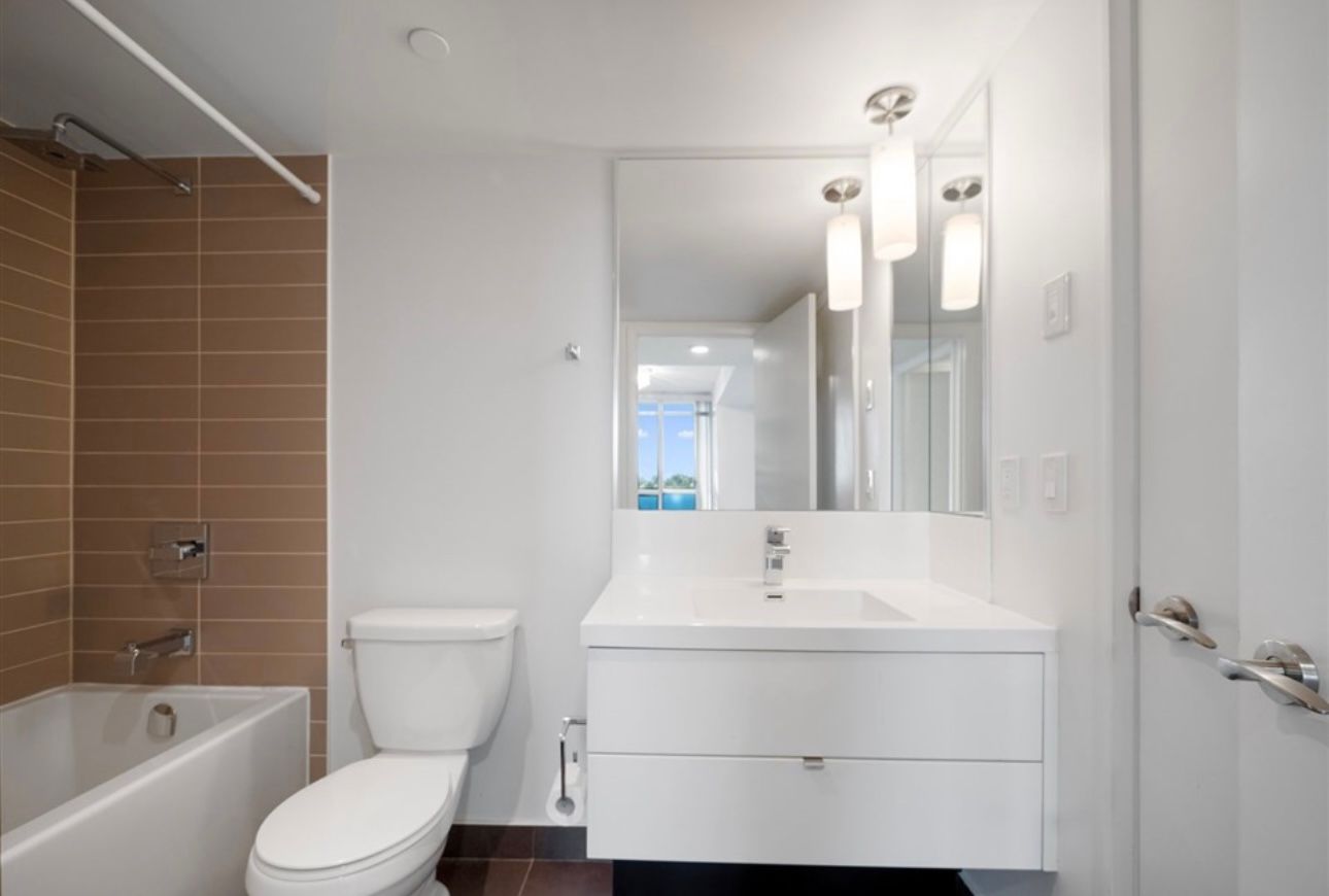 9 Valhalla Inn Road Unit# 1901 Toronto Ontario M9B 0B2 - MLS® W12533508 ...