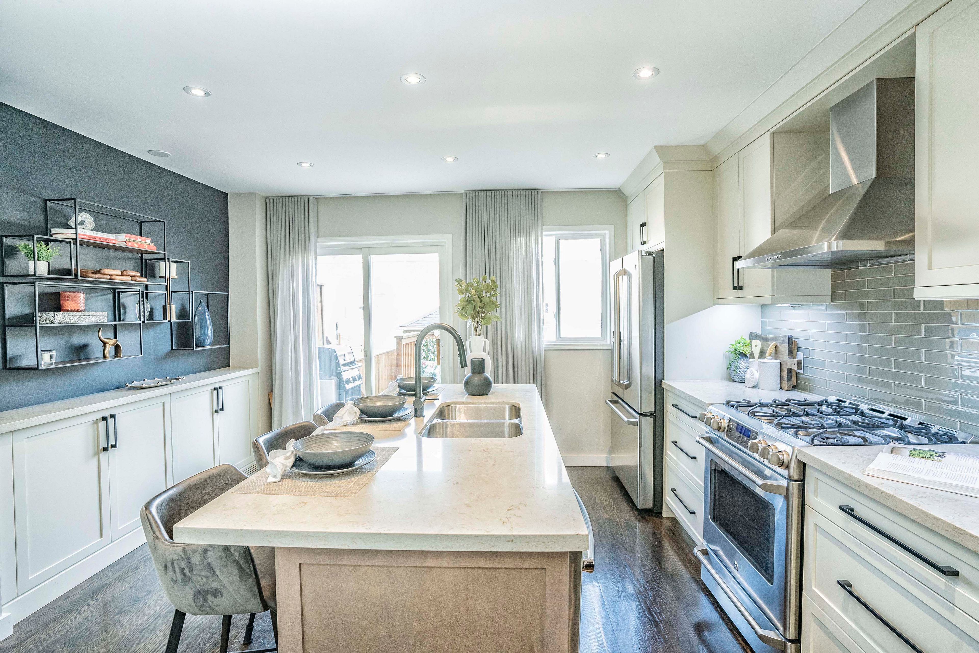 49 Leslie Street Toronto Ontario M4M 3C3 - MLS® E12542432 | For Lease ...