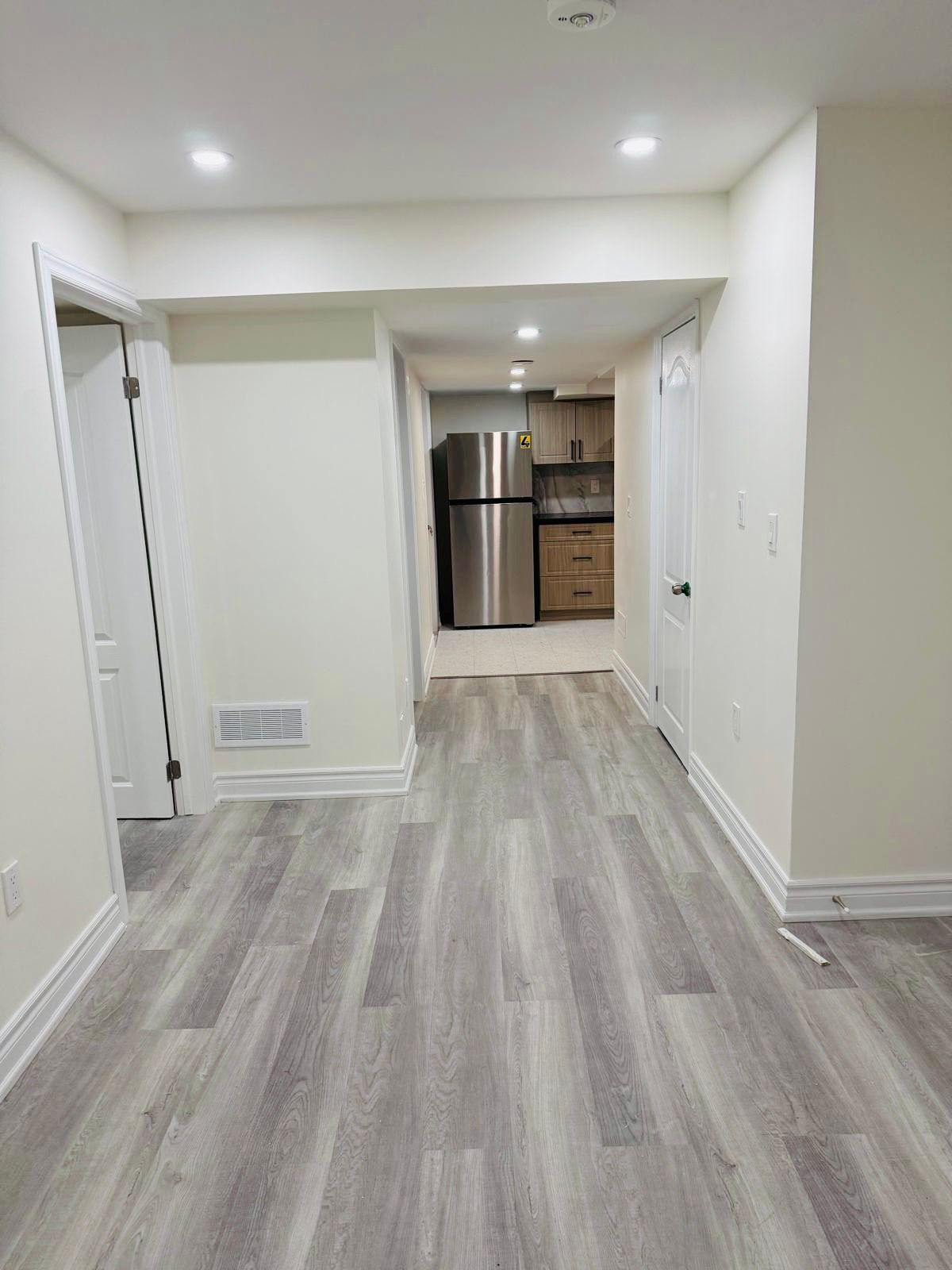 1291 Plymouth Drive Oshawa Ontario L1L 0V1 - MLS® E12546796 | For Lease | Jump Realty Inc