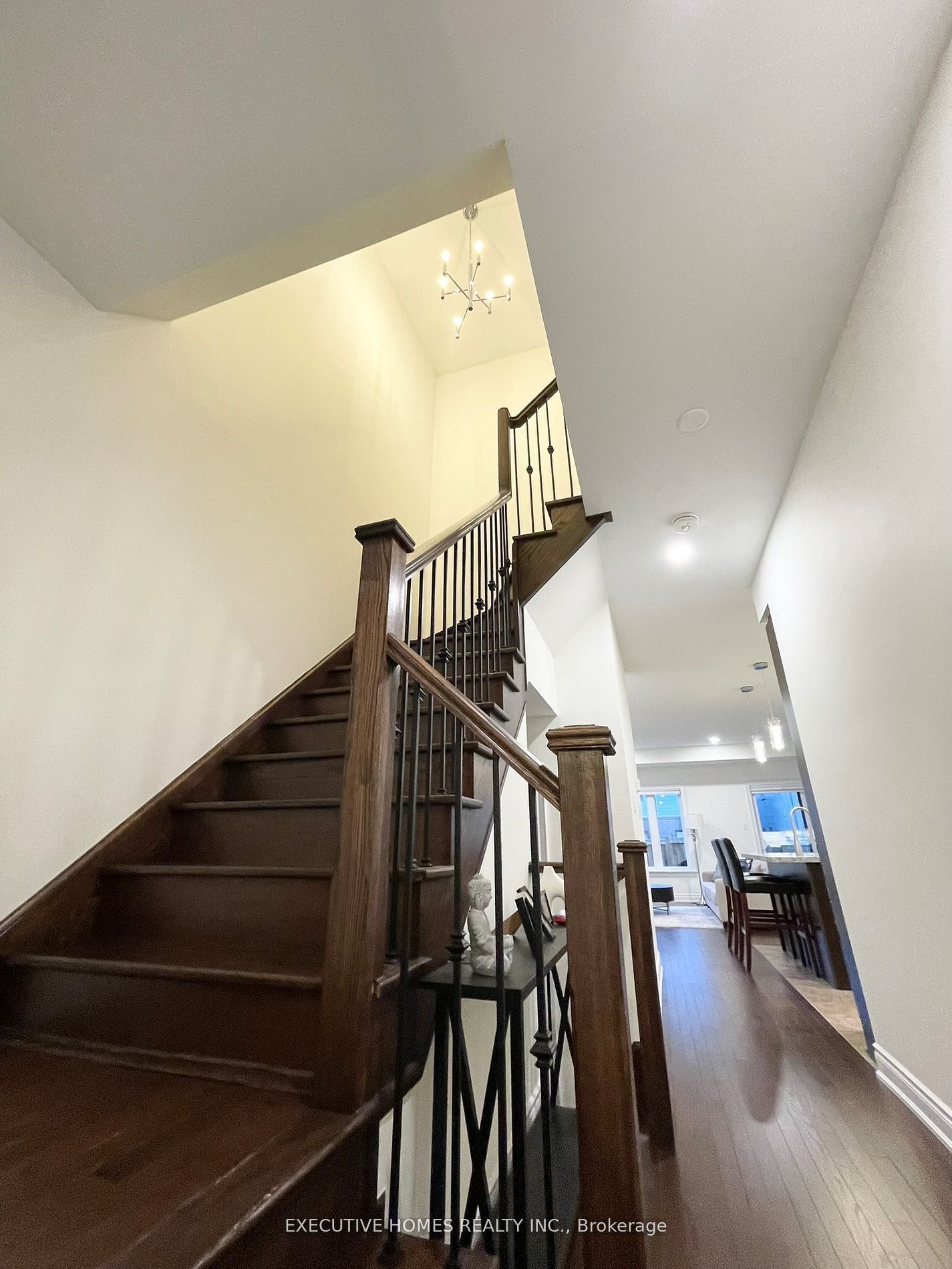 51 Lorne Thomas Place New Tecumseth Ontario L9R 0T8 - MLS® N12549556 ...