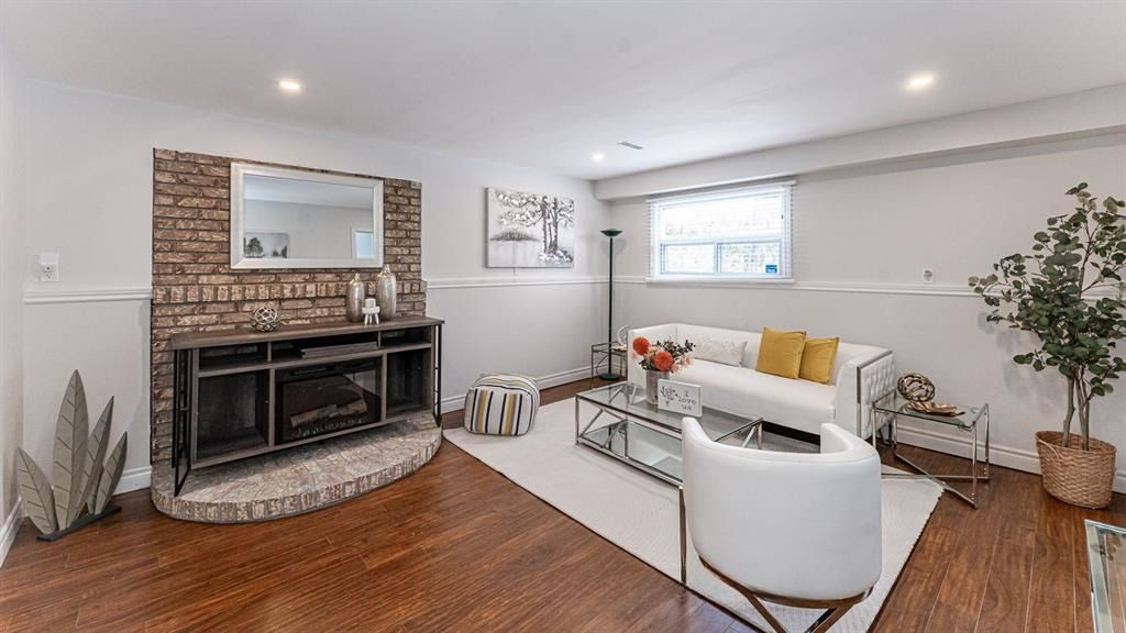 35 Applemore Road Toronto Ontario M1B 1R7 - MLS® E12557298 | For Lease ...