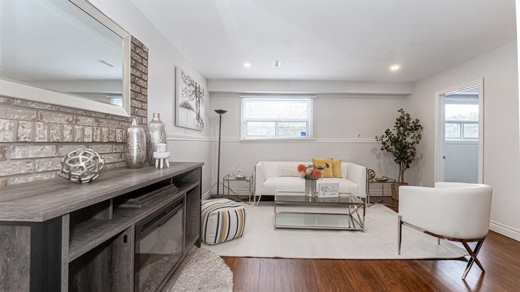 35 Applemore Road Toronto Ontario M1B 1R7 - MLS® E12557298 | For Lease ...