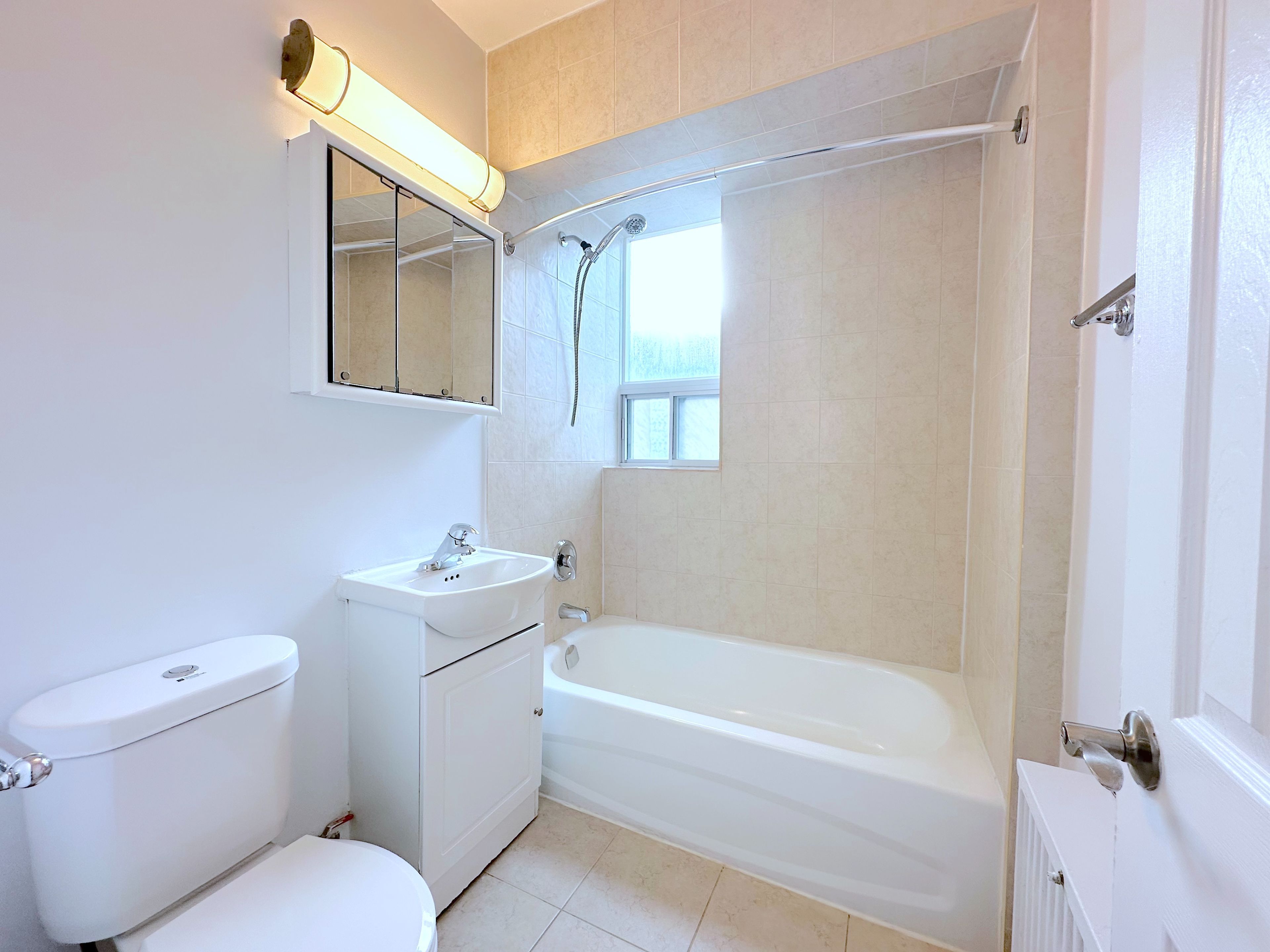 104 Rajah Street Unit# 8 Toronto Ontario M6A 2J3 - MLS® C12647510 | For ...