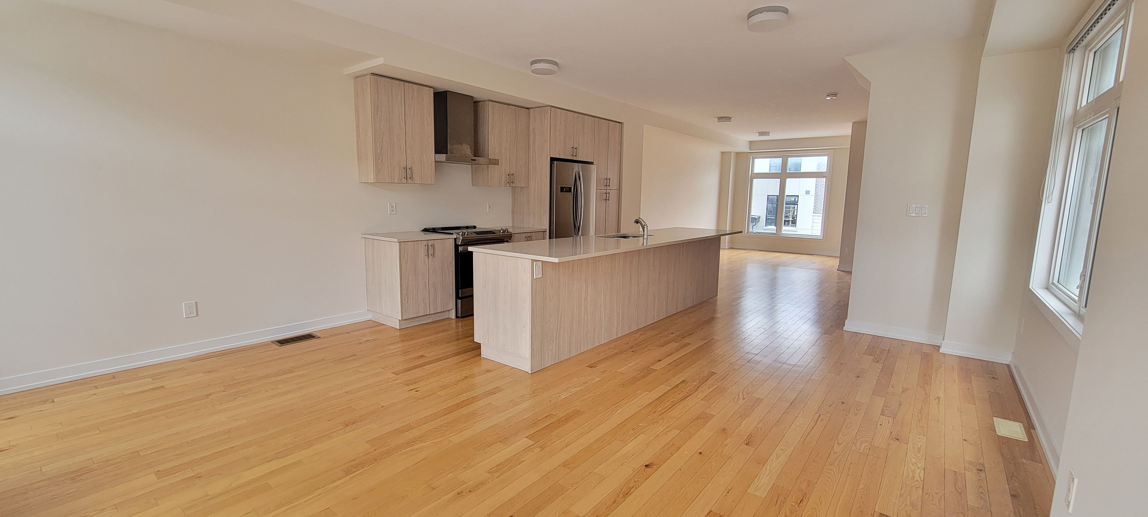 2514 Castlegate Crossing Pickering Ontario L1X 0H6 - MLS® E12693516 ...