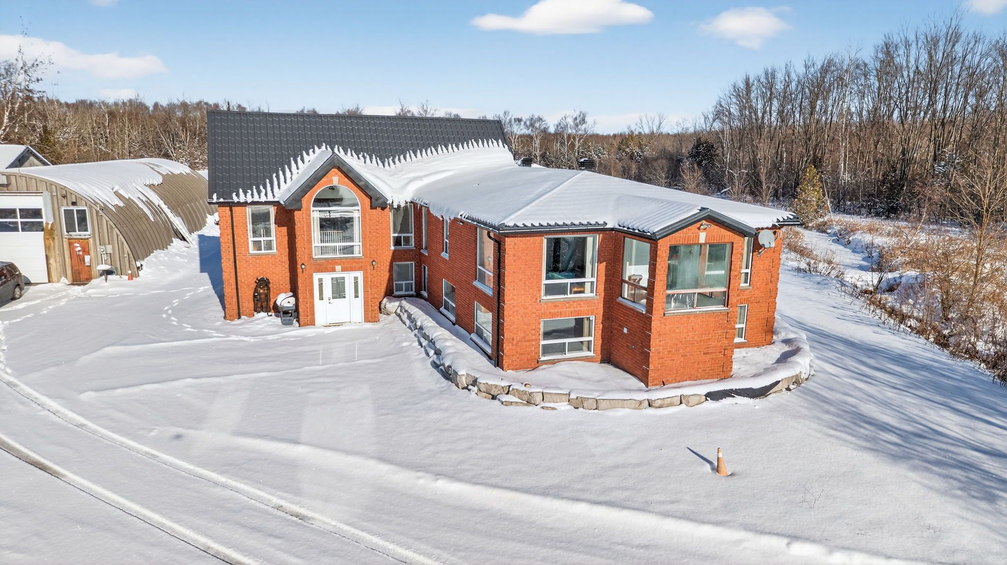 2702 6th Line Innisfil Ontario L9S 4S4 - MLS® N12696660 | For Sale ...